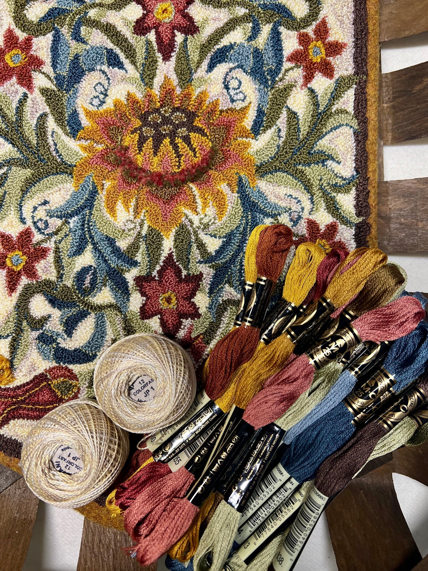 Thread to Art- THE PUNCH NEEDLE BASICS- Issue One – Orphaned Wool